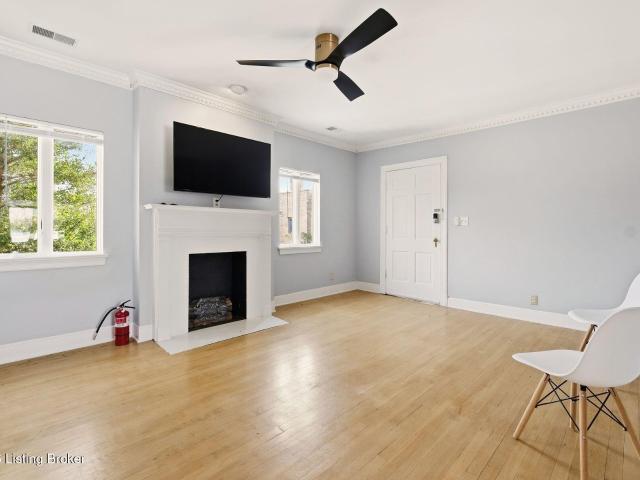 2126 Village Dr 5