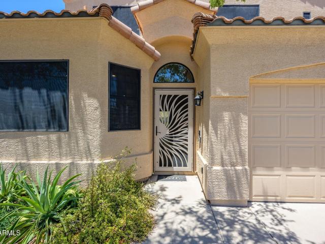 2126 w carol ann way