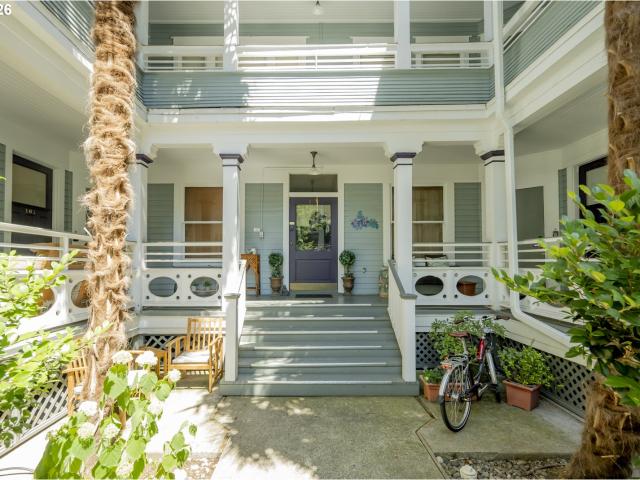 2127 nw irving st # 105