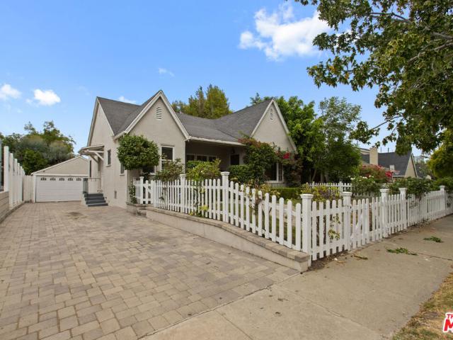 2127 Benecia Avenue
