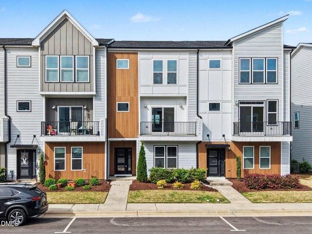 2127 Big Falls Dr, Wendell, NC 27591