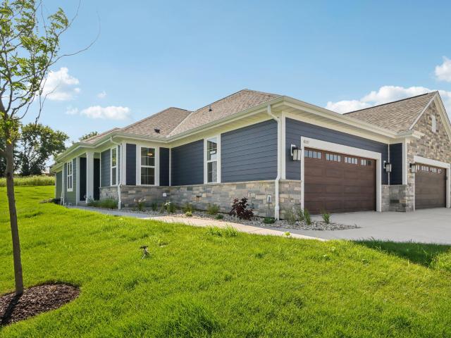 2127 Bluestem Dr, Unit 0101