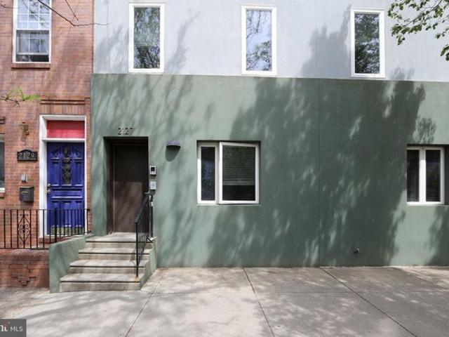2127 Christian St Apt 3, Philadelphia, PA 19146