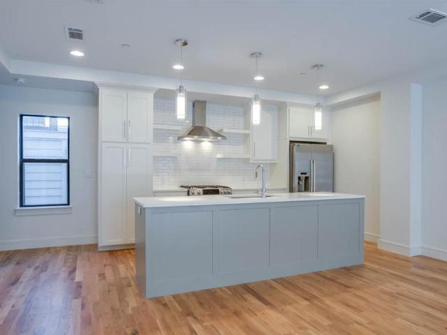 2127 Clark Street # 104