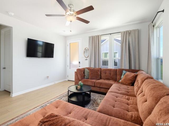 2127 Hofstaat, Unit 47