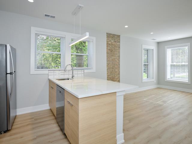 2127 S Marshall Boulevard # 1