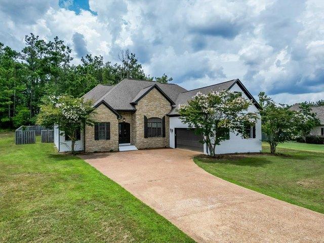 2127 W Wellsgate Dr, Oxford, MS 38655