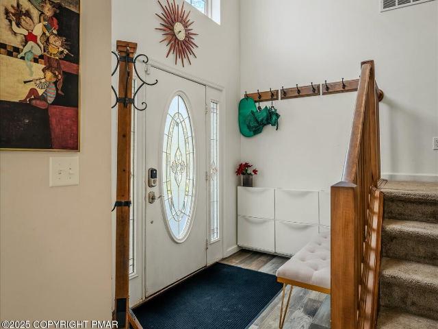 2127 Warwick Circle