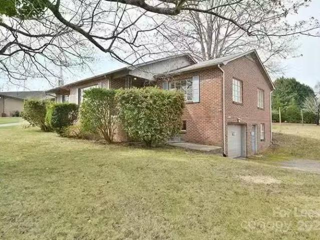 2127 5th Street NE, Hickory, NC 28601