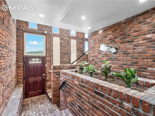 2128 Merriman Way, Pittsburgh, PA