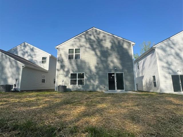 2128 Clapham Court