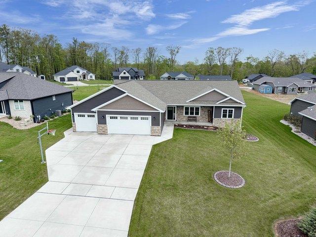 2128 Clover Field Dr, Suamico, WI 54313