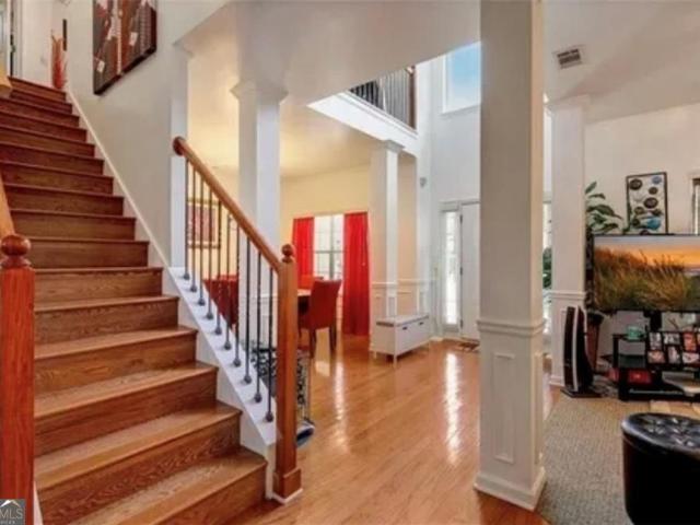 2128 Dartmouth Court