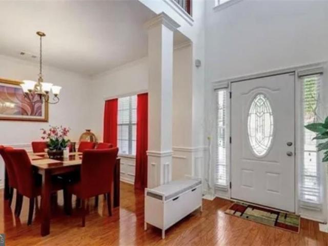 2128 Dartmouth Court