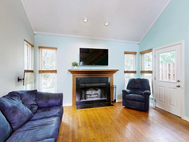 2128 E Hill Dr