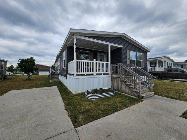 2128 Leisure Ln, Traverse City, MI 49686
