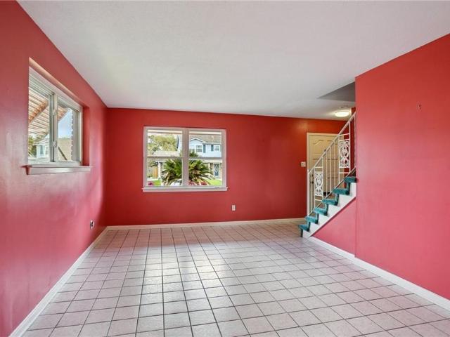 2128 Valentine Court