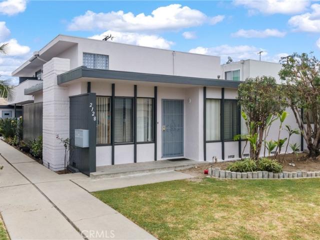 2128 W 157th