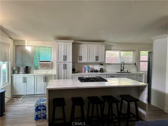 2128 W Larkspur