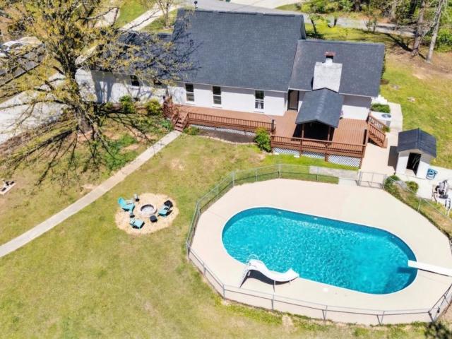 21295 Leslie Drive