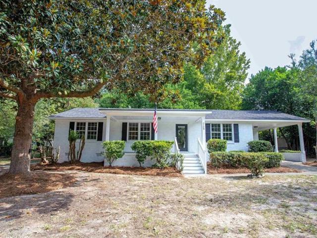 2129 Arrowwood Rd W, Camden, SC 29020