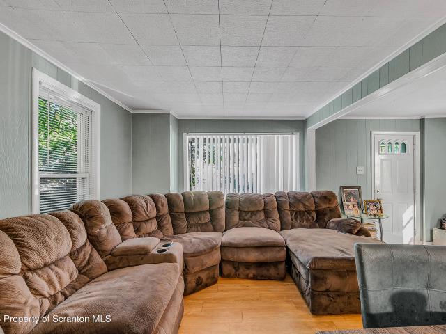 2129 Ballau Avenue