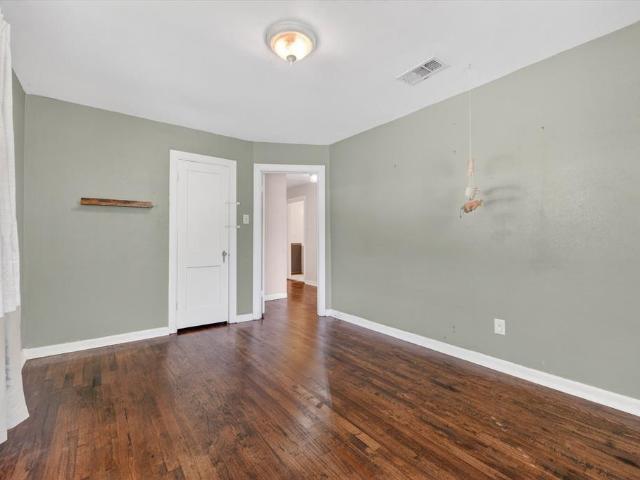2129 Cardinal Ln, Fort Worth, TX 76111 | MLS #21135