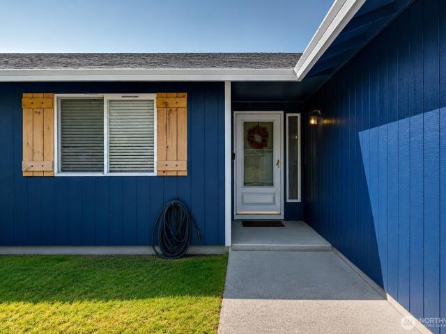 2129 Dahlia Street