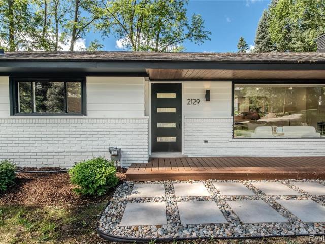 2129 Long Lake Shore Drive