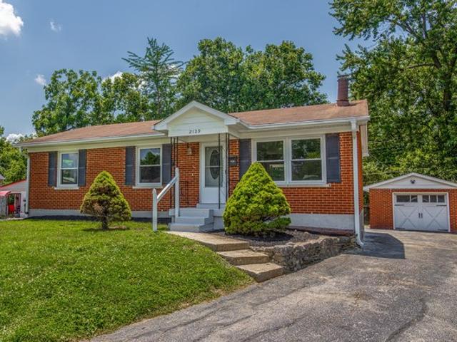 2129 Palms Dr, Lexington, KY 40504
