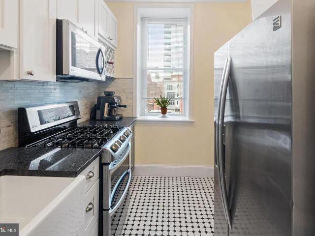 2129 Walnut Street # 3