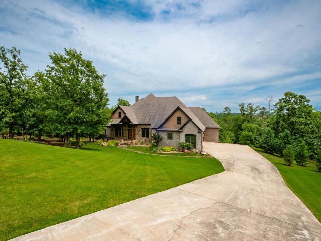 21201 Valley View Cove
