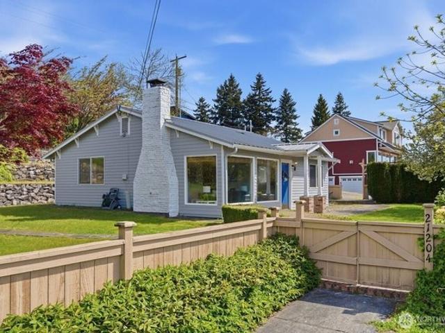 21204 3rd Ave S, Des Moines, WA 98198