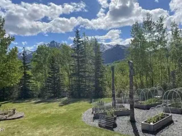 21208 N GLENN HWY, SUTTON, AK 99674 Single Family Residence Fo.