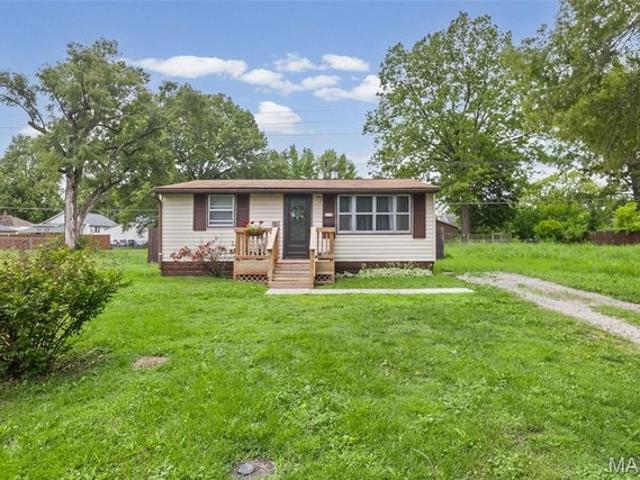 2120 Miracle Ave, Granite City, IL 62040