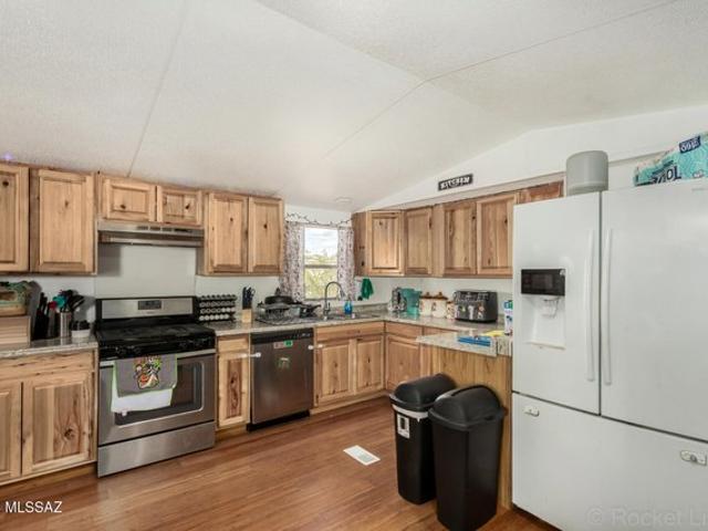 2120 N Halo Dr, Tucson, AZ 85743