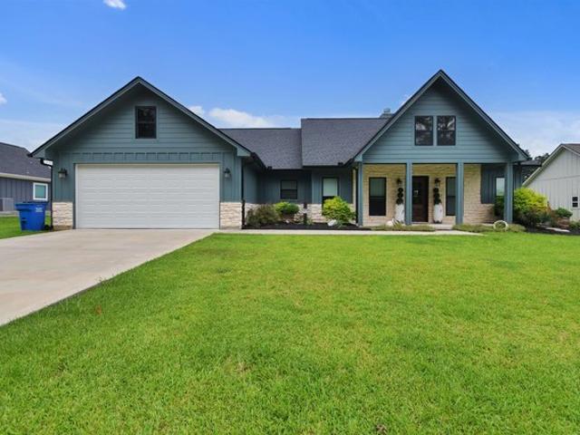 2120 Neyland Dr, Silsbee, TX 77656