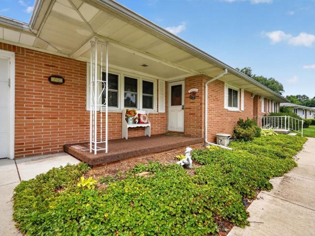 2120 Crestview Court