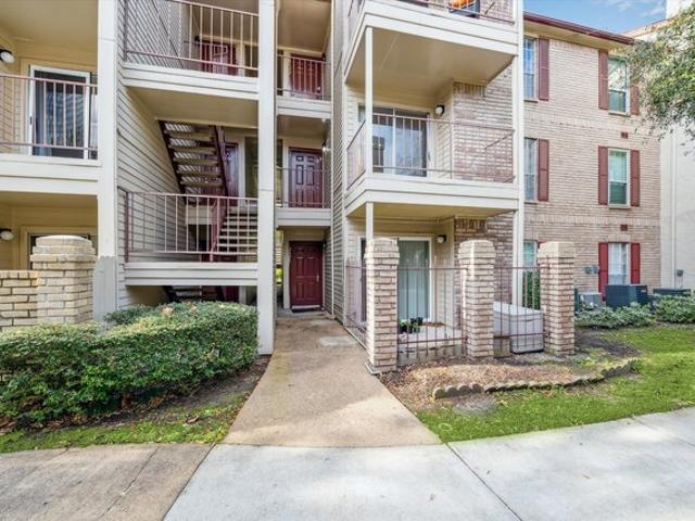 2120 El Paseo St Apt 2422, Houston, TX 77054