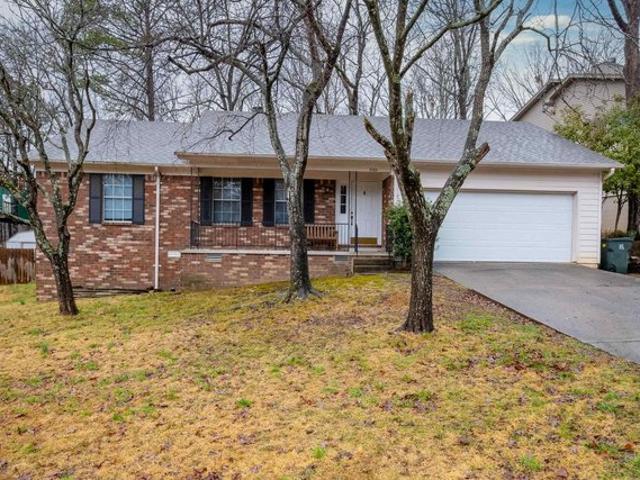 2120 Pear Orchard Dr, Little Rock, AR 72211