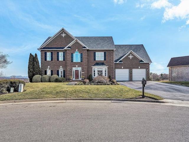 2120 River Oaks Dr, Salem, VA 24153