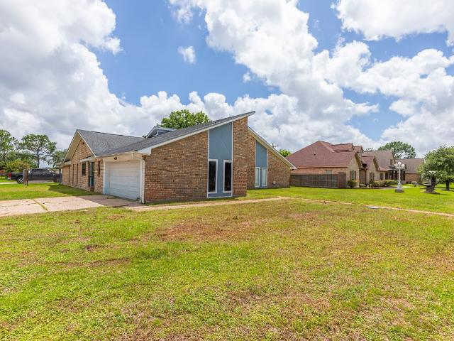 2120 Waverly Circle