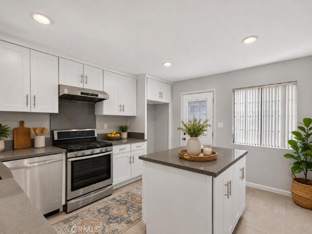 21213 Budlong
