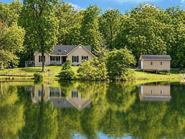 21212 Oak Trl, Warrenton, MO 63383