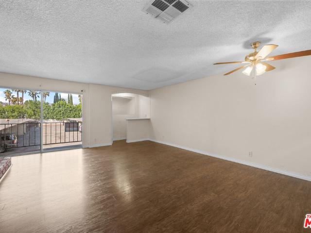 21219 Roscoe Blvd, Unit 211, Canoga Park, CA 91304 | MLS #SR26085