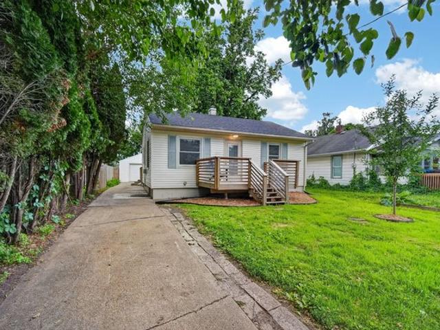 2121 Maple St, Des Moines, IA 50317