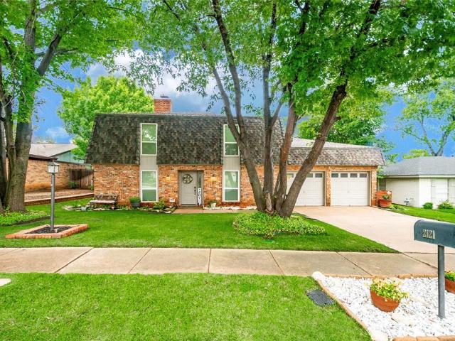 2121 Mountainview Dr, Hurst, TX 76054 | MLS #21243 | Compass