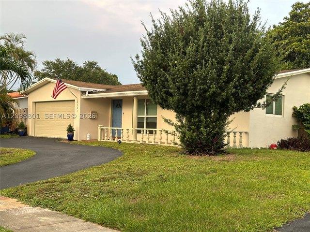 2121 N 52nd Ave, Hollywood, FL 33021