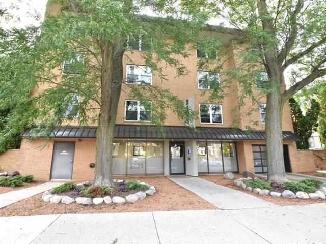 2121 N Cambridge Ave Apt 212, Milwaukee, WI 53202