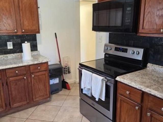 2121 N Hastings St, Orlando, FL 32808